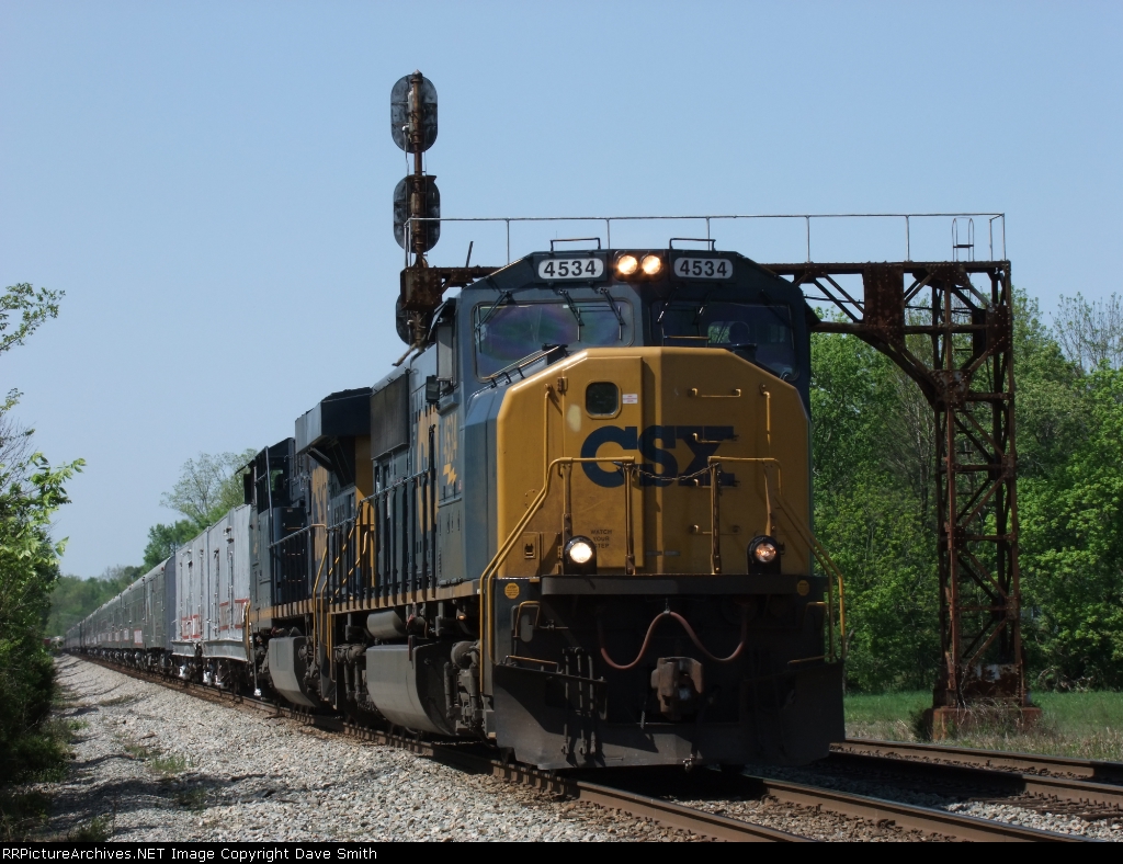 CSX 4534 on point of RBBX Circus Train EB thru Lee Hall